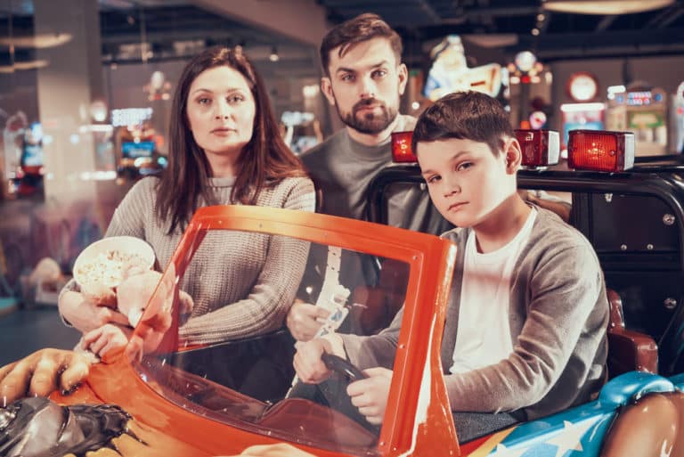 Elektroauto für 12 Jährige - Gibt es passende Modelle? - Kind und Spiel